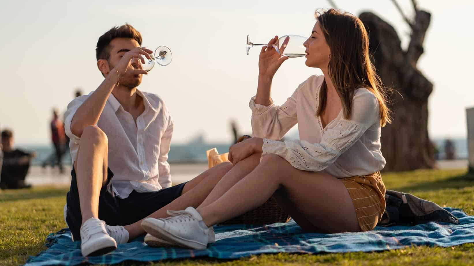 How to Make Him Arrange More Dates Without Being Pushy